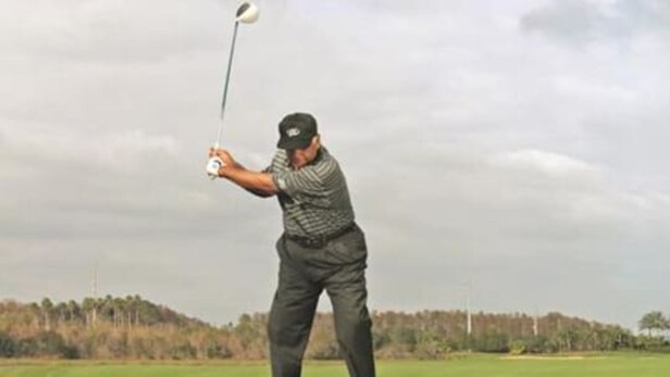 Lee and Daniel Trevino's Golf Swings | GolfDigest.com