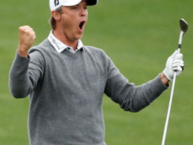 Watch the incredible two shots that got Matt Jones into the Masters ...