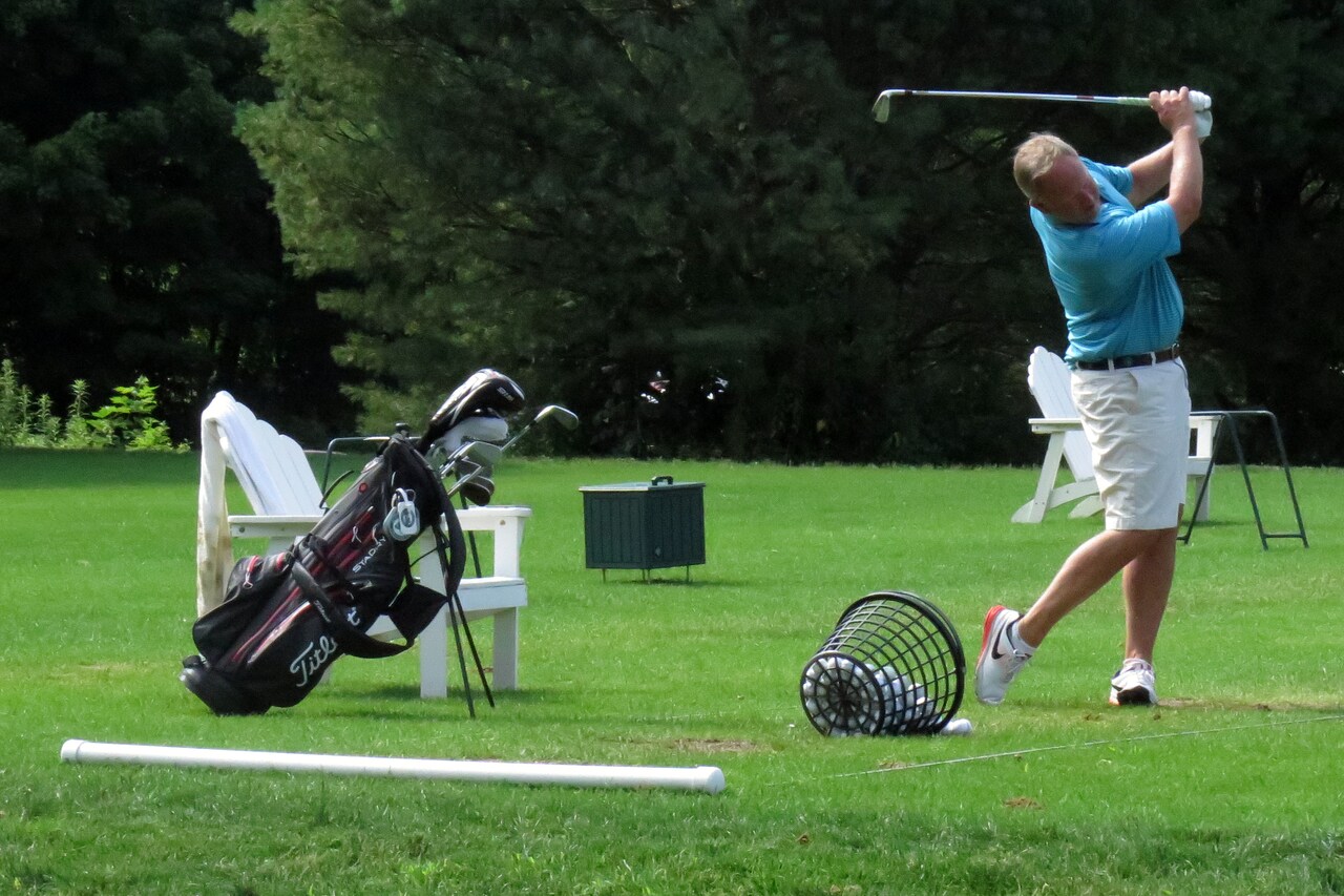 This is the wrong way to take divots on the driving range | This is the ...