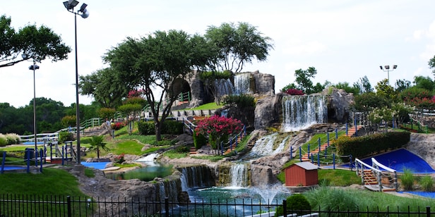 Greens of dreams: Man journeys across America to review miniature golf ...