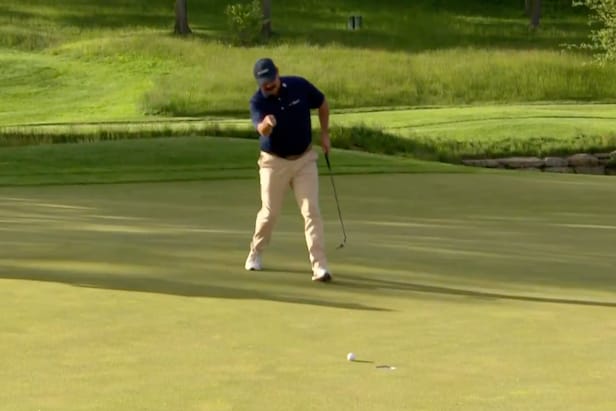 Watch Johnson Wagner perfectly recreate this iconic Tiger Woods putt ...
