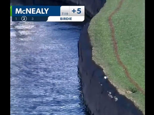 Watch tour pro roll birdie putt into the water, chip-in for bogey en ...