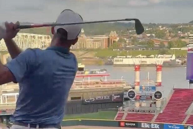 Dad dunks ace of the year at Upper Deck Golf stadium, wins $5K PXG club ...